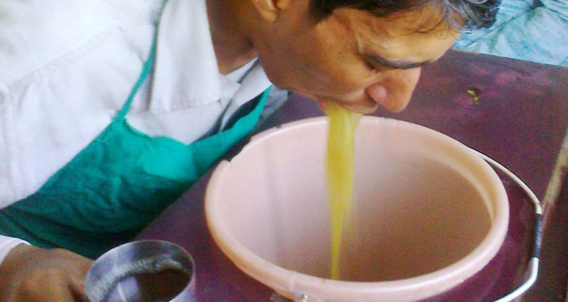 UDVARTANA(DRY POWDER MASSAGE)